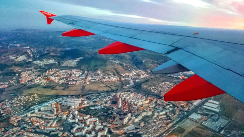 Primul meu zbor – terifiant si foarte placut – The Hat Wanderer